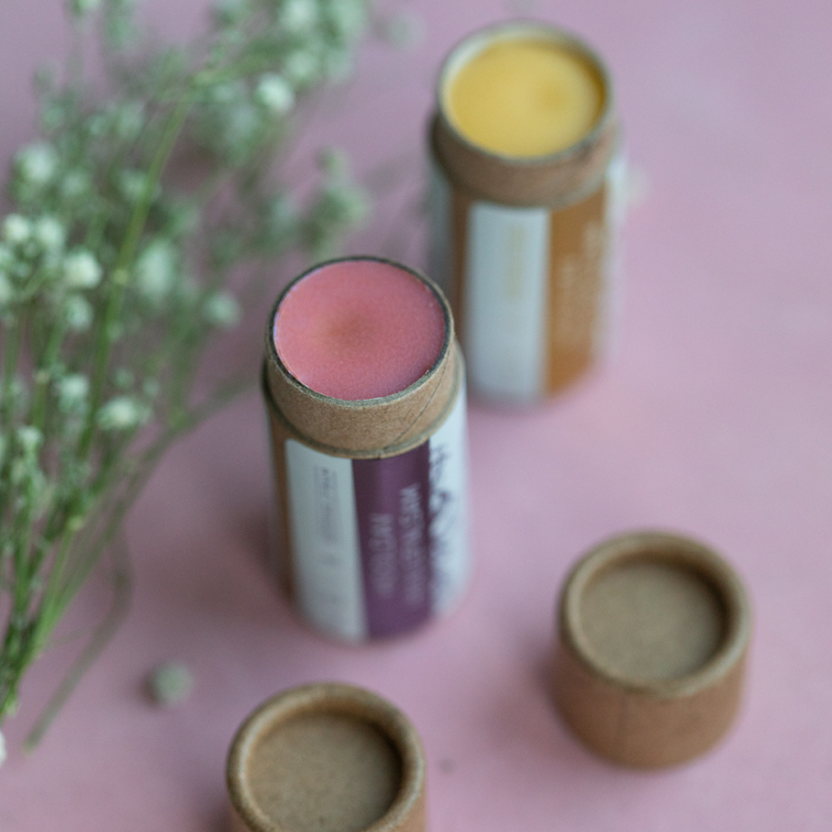 CARING LIP BALM WITH MARIGOLD & MOLASSES – HerbaromaTrade